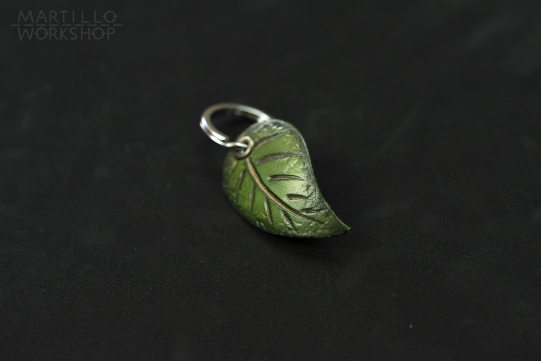 Green Leaf Keychain hanger – Martillo Workshop